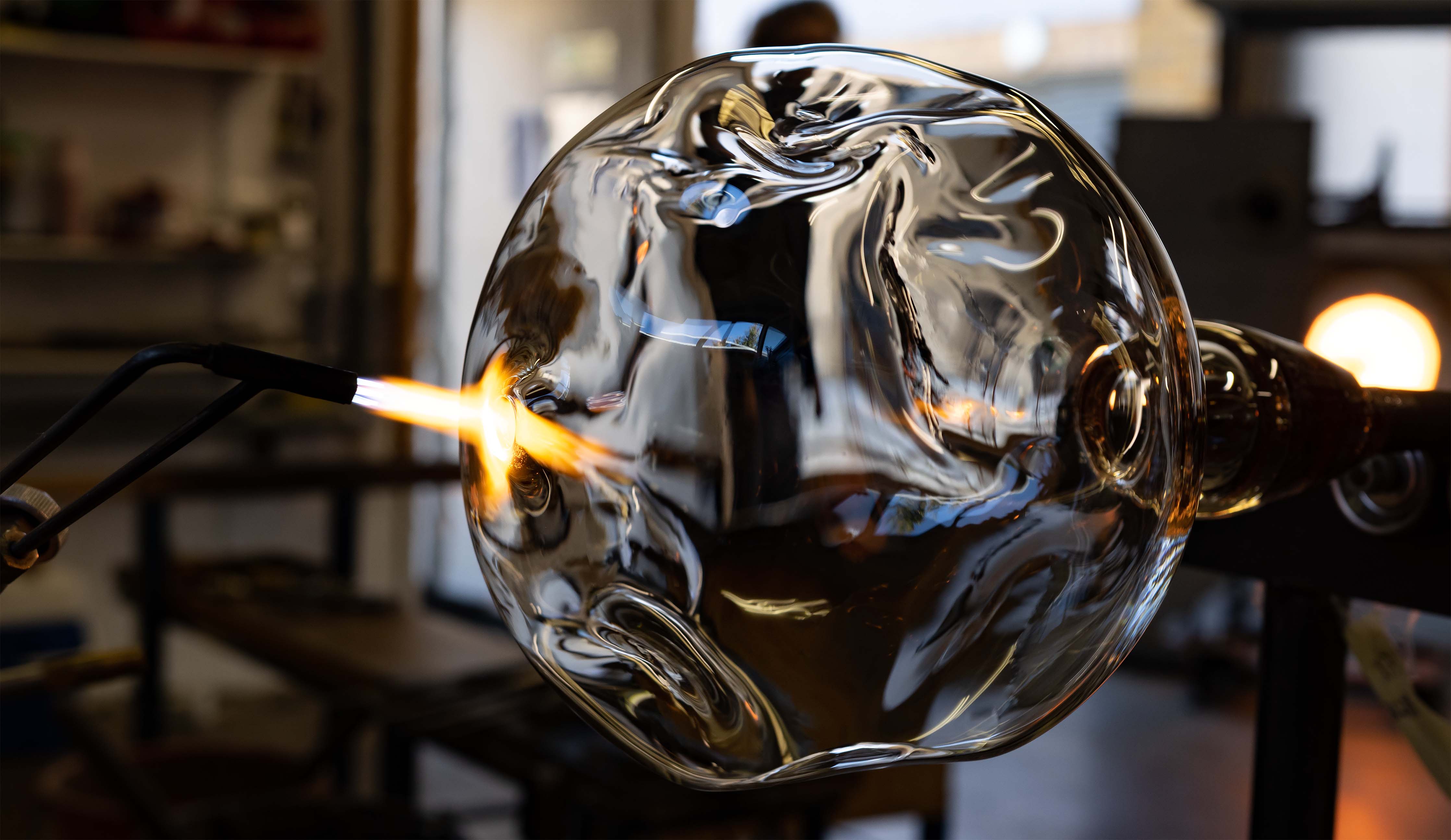 Organic forms - making a liquid light