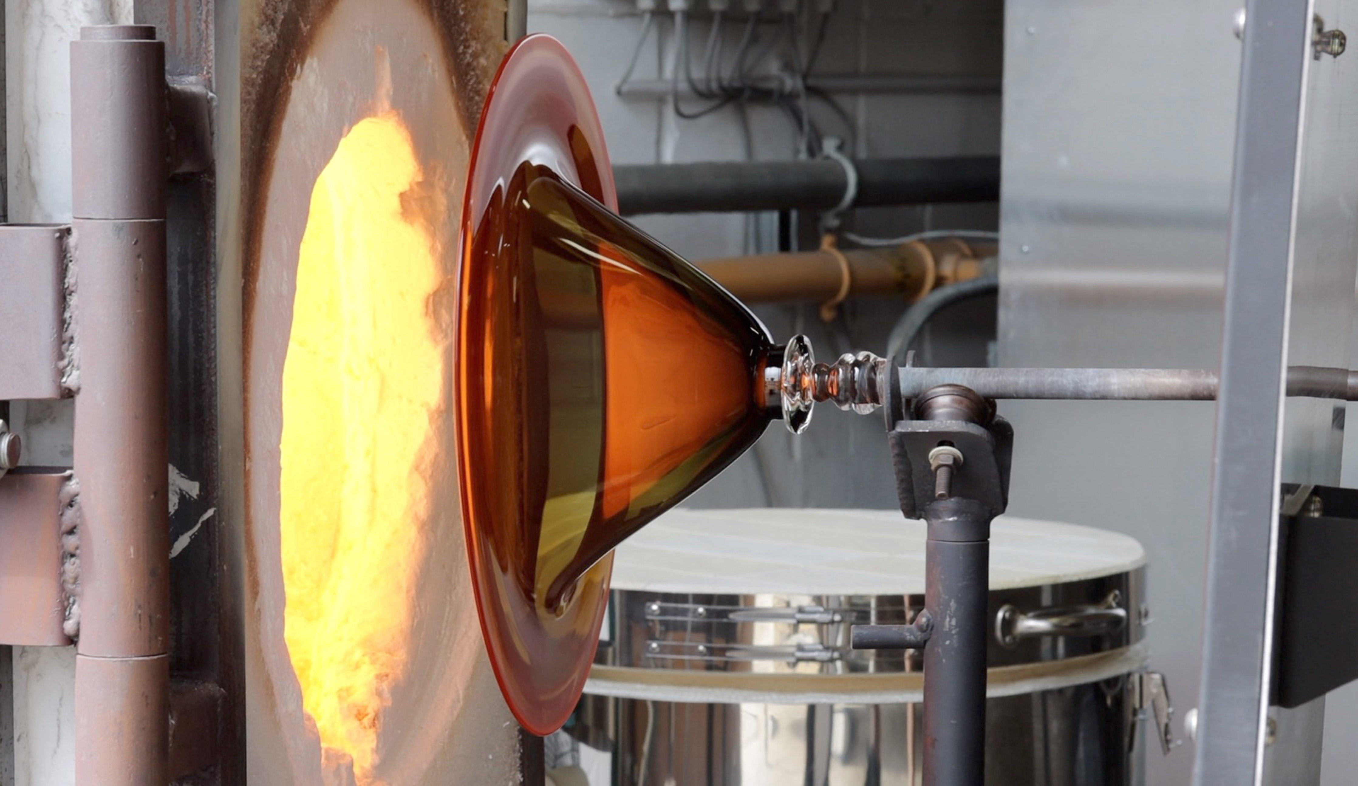 Spinning out glass - making a vintage light